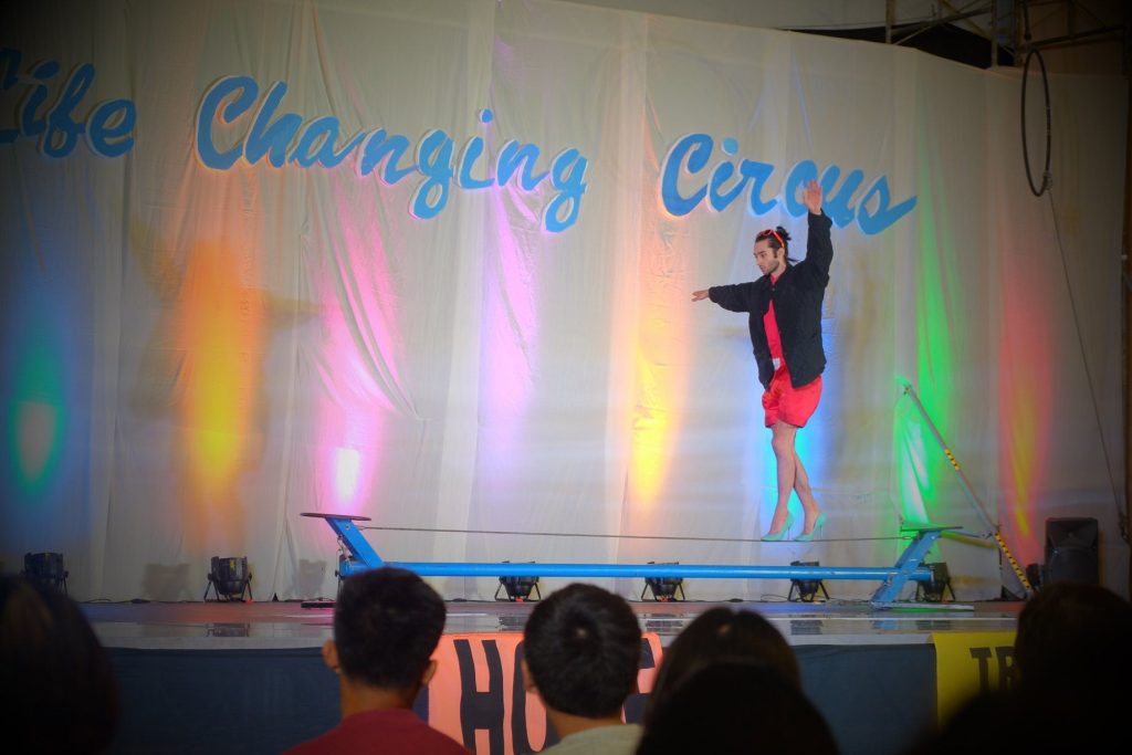 “A Life-Changing Circus” circus show in Iloilo - Association CAMELEON